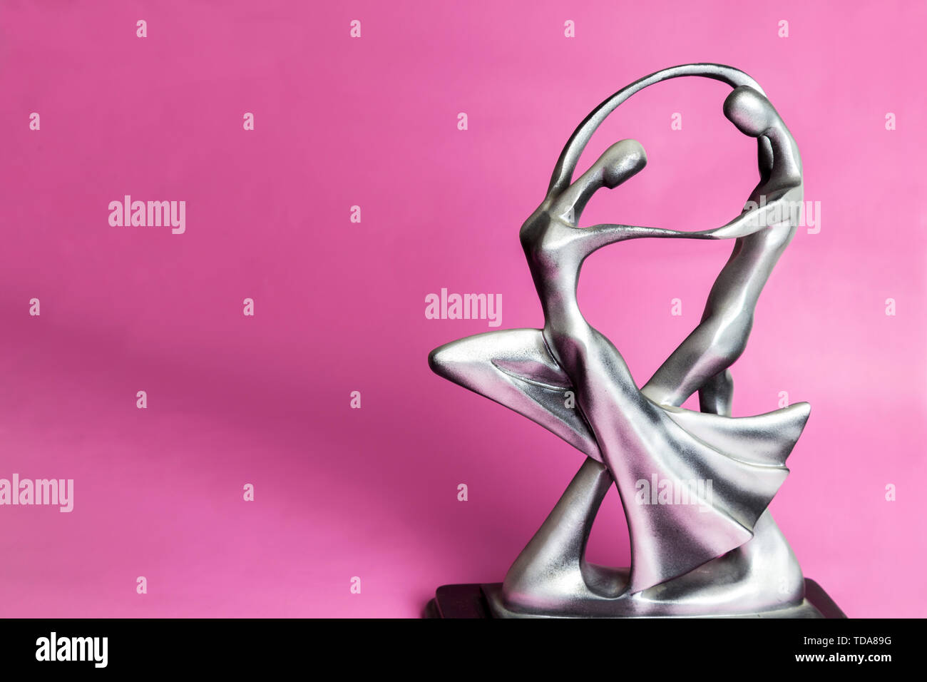 Couple dance statue Stock Photo - Alamy