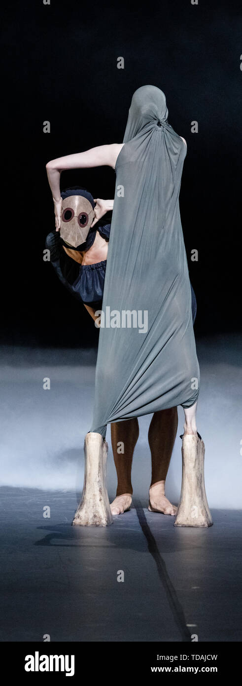 Hamburg, Germany. 14th June, 2019. Olivia Betteridge (r) and Florian ...