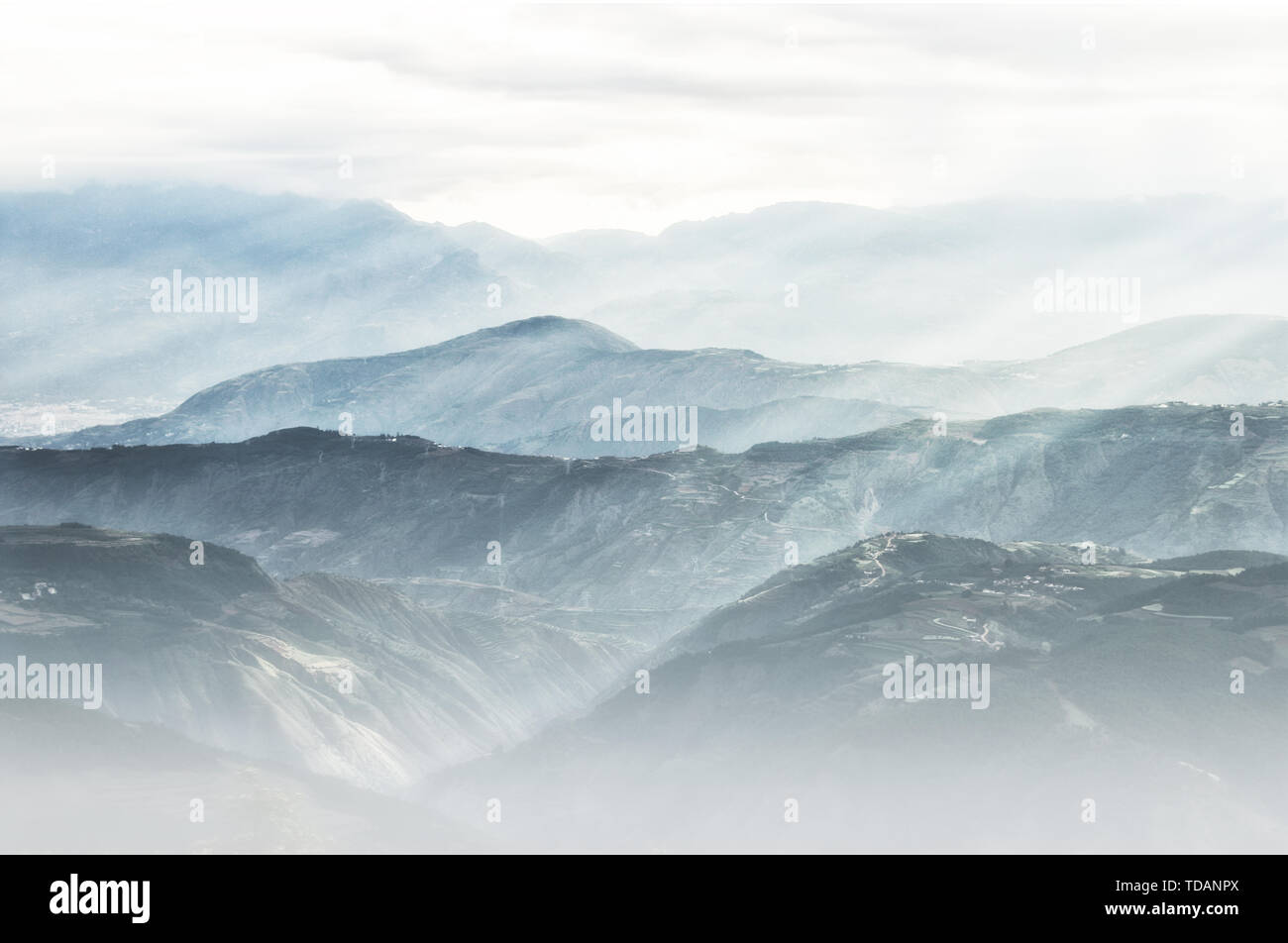 Chinese landscape painting fog hi-res stock photography and images - Alamy