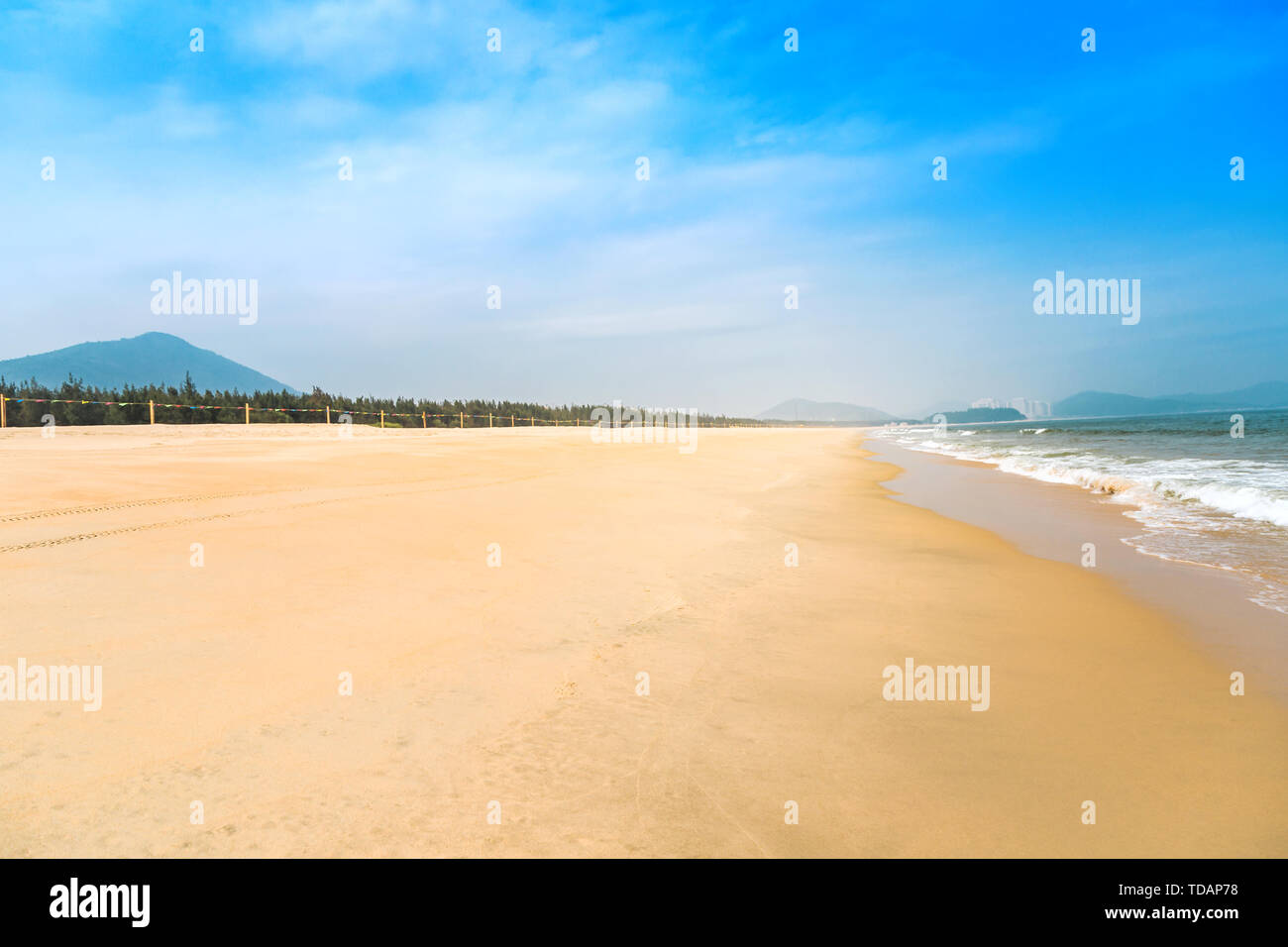 No one's sandy beach Stock Photo - Alamy