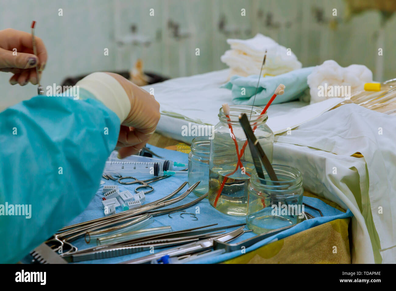 Operating room nurse hi-res stock photography and images - Alamy