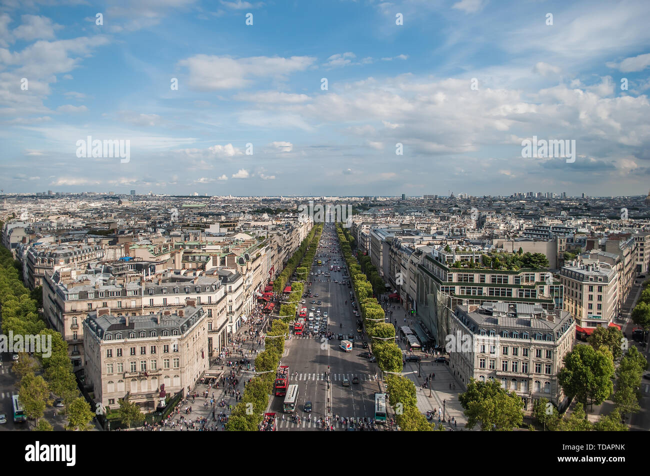 Buildings in paris street block hi-res stock photography and images - Alamy