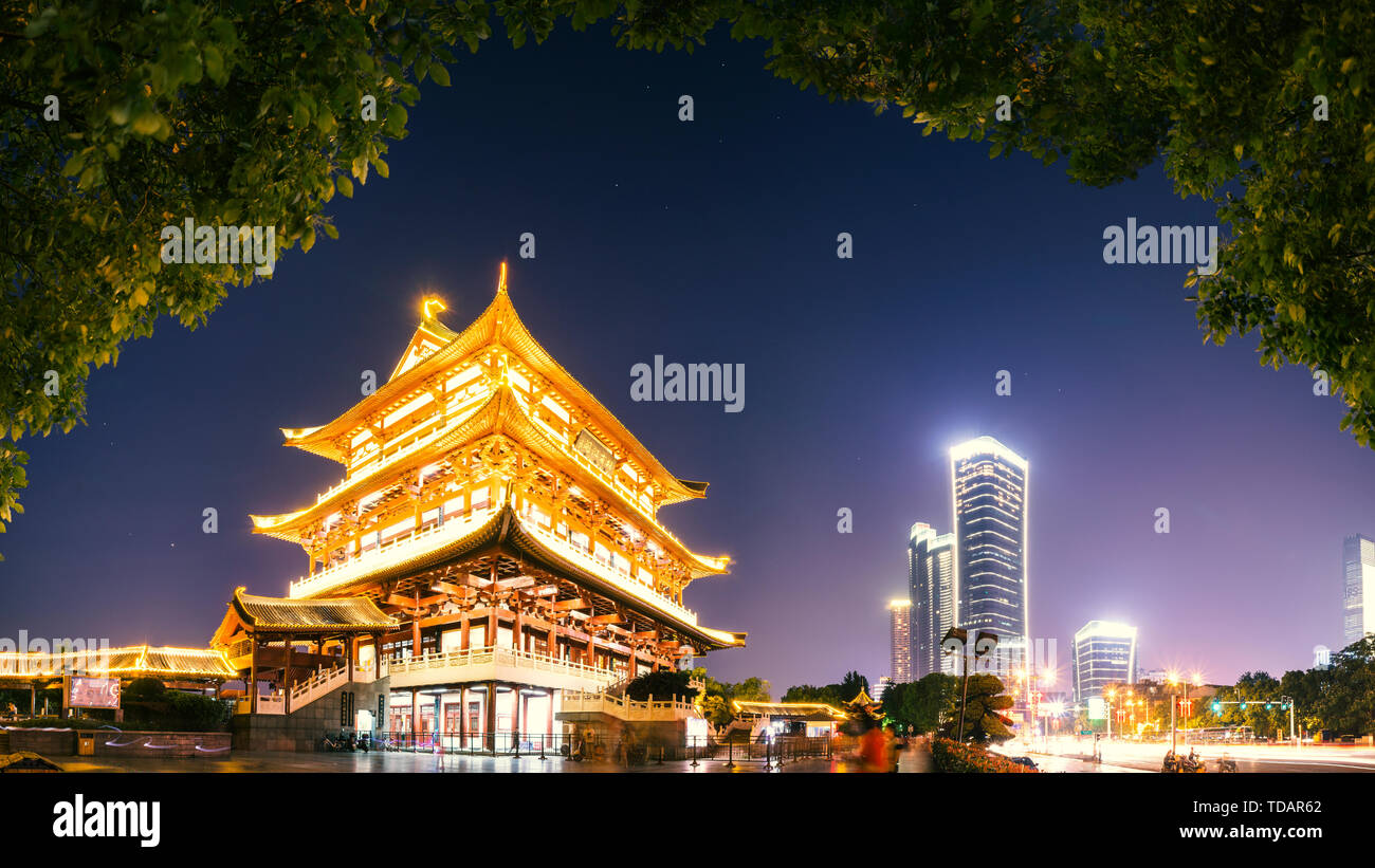 Hunan Changsha tourist attraction Du Fu Jiangge Xiangjiang Central Road ...