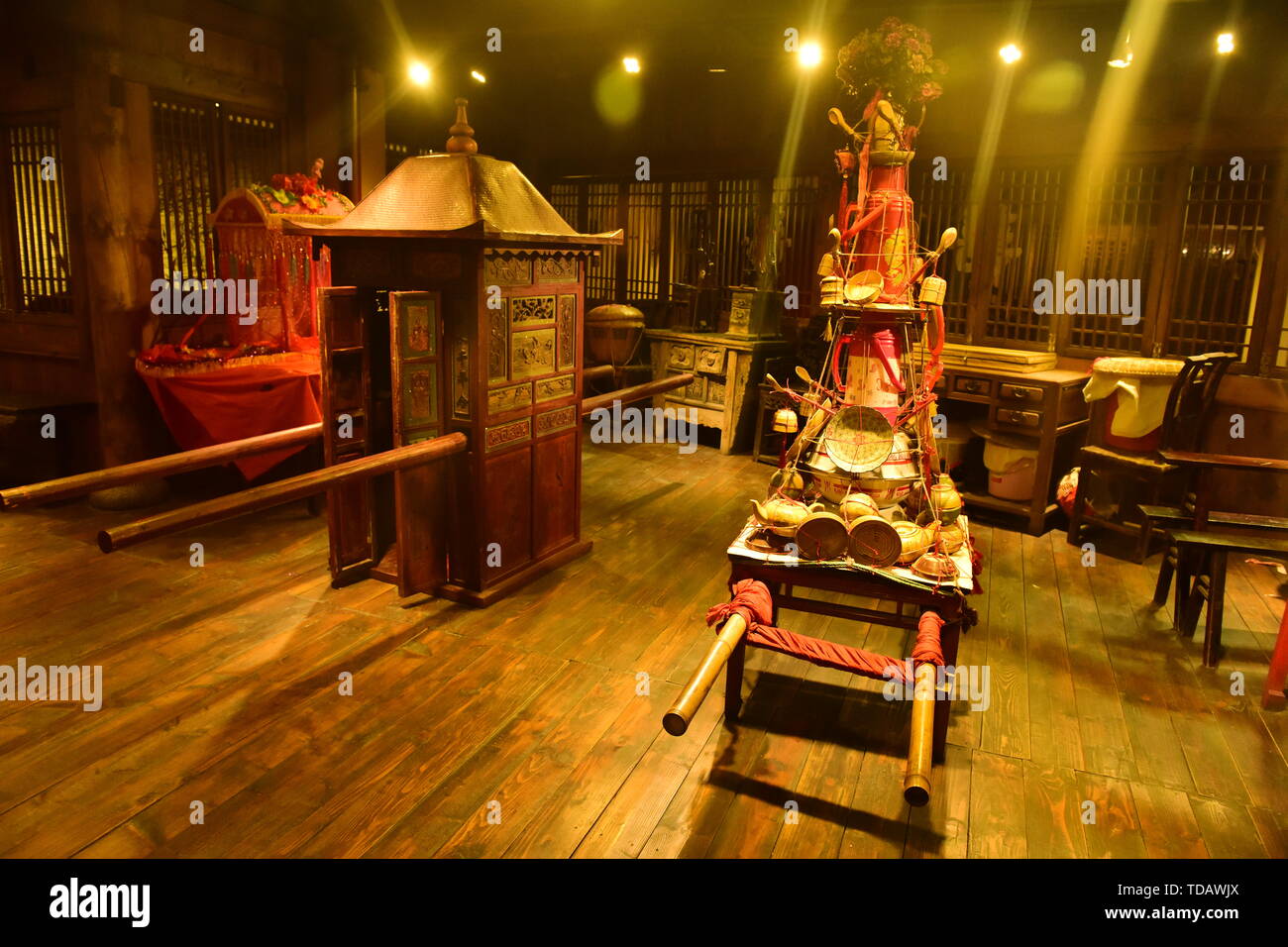 Traditional wedding custom of palanquin dowry Stock Photo - Alamy