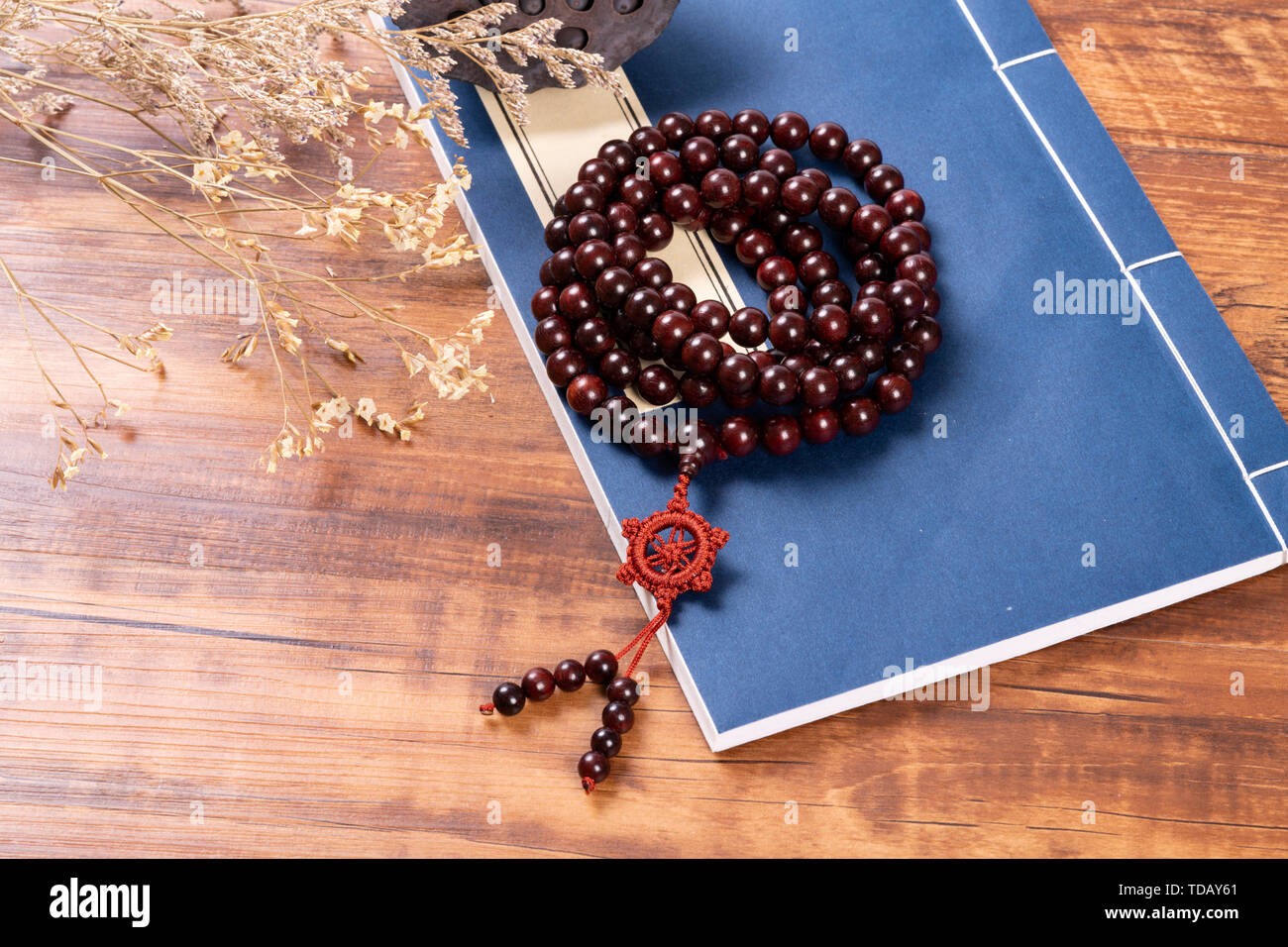 Leaflet rosewood handstring Stock Photo - Alamy