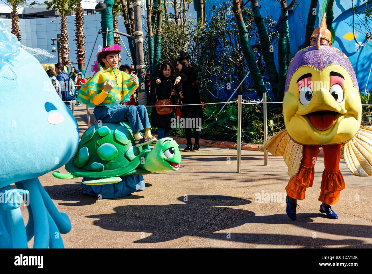 Shanghai Haichang Ocean Park float parade Stock Photo - Alamy