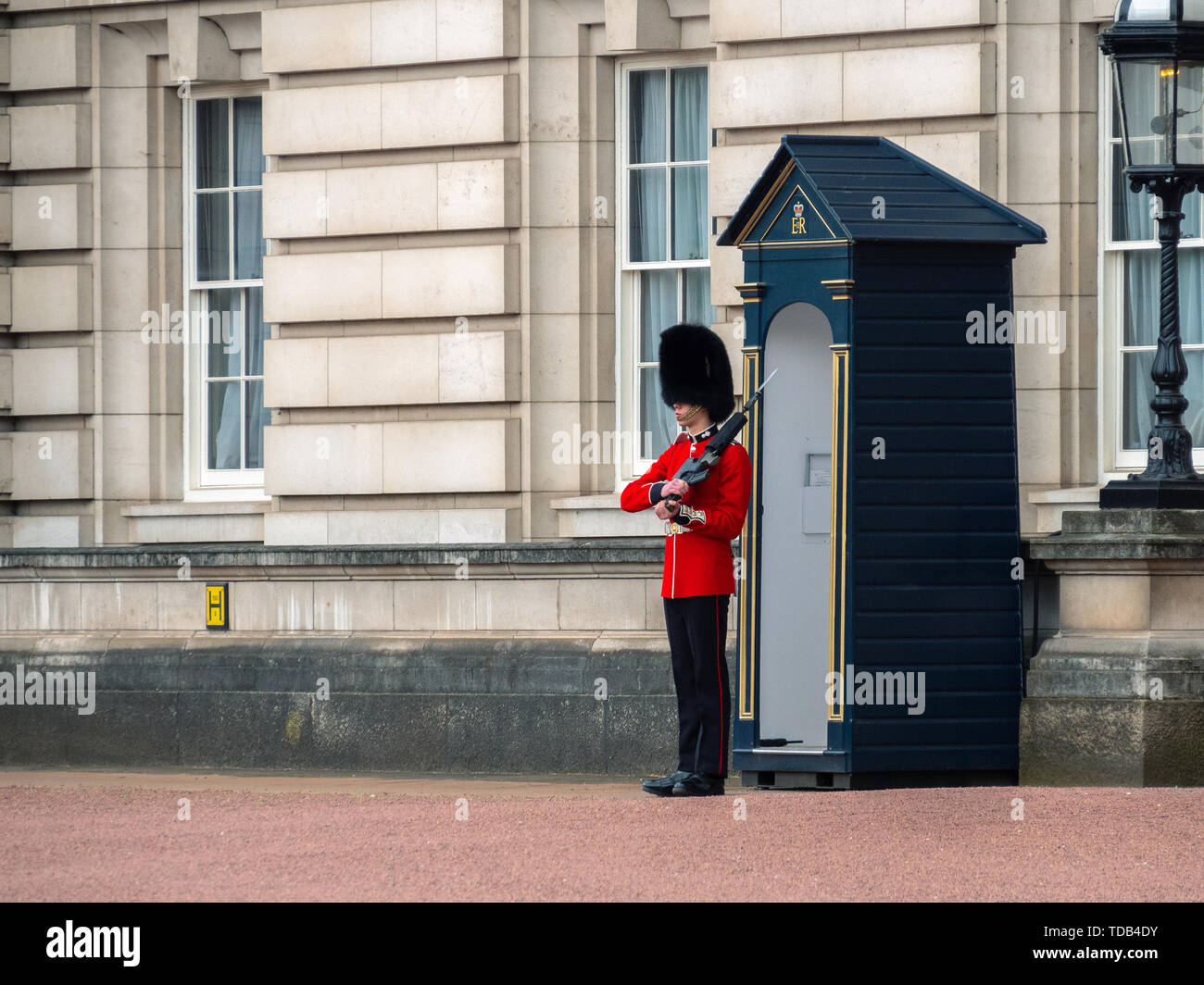 Buckingham Palace Soldier High Resolution Stock Photography and Images ...