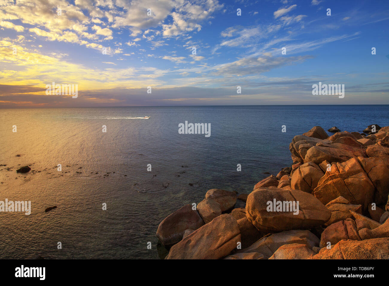Sumi island beach beach sunrise hi-res stock photography and images - Alamy