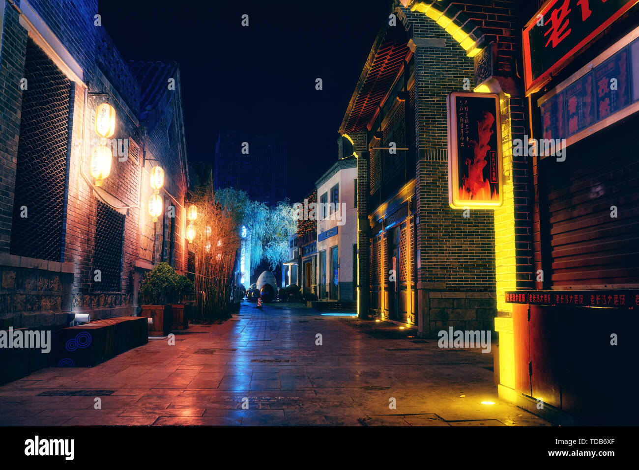 Jinan streets and ancient buildings hi-res stock photography and images ...