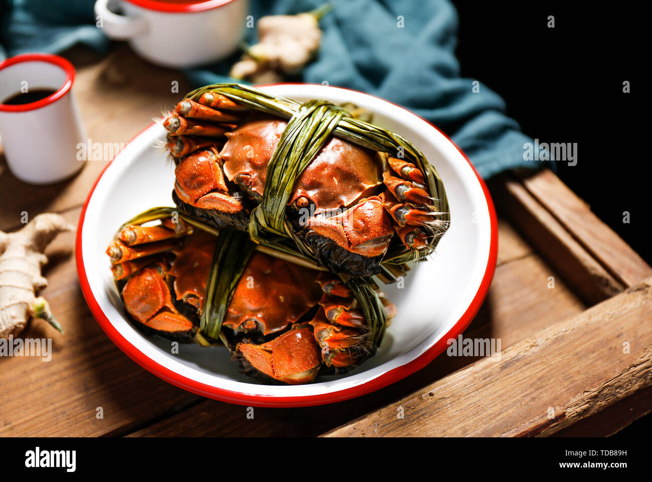 Eats crabs and fish hi-res stock photography and images - Alamy