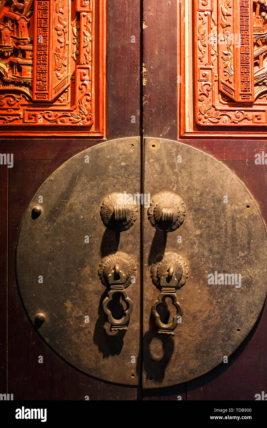 Bucket lock hi-res stock photography and images - Alamy