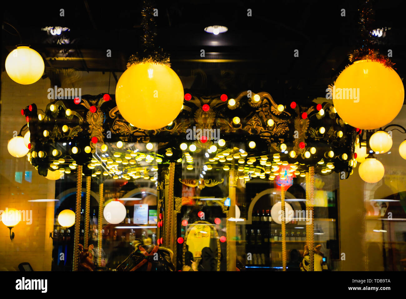 Chengdu road and night view lights hi-res stock photography and images ...