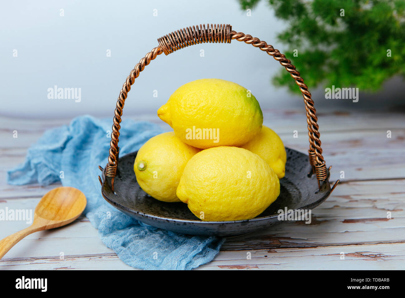 Fresh fruit, yellow lemon Stock Photo - Alamy