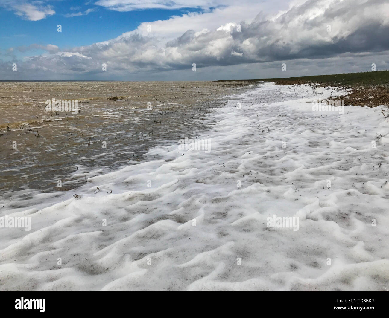 White tide hi-res stock photography and images - Alamy
