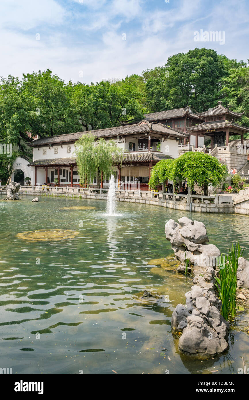 Ancient Chinese gardens - ancient buildings, rockery, pavilion pond ...