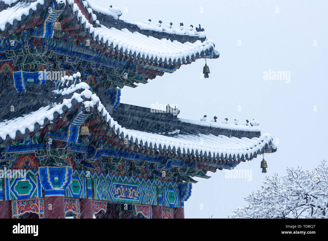 First snow in Pok Oi Pavilion, Nanjing Stock Photo - Alamy