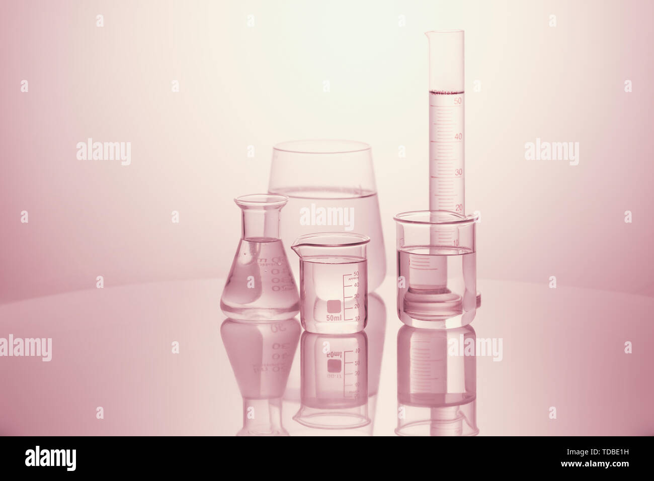Laboratory glassware equipment hi-res stock photography and images - Alamy