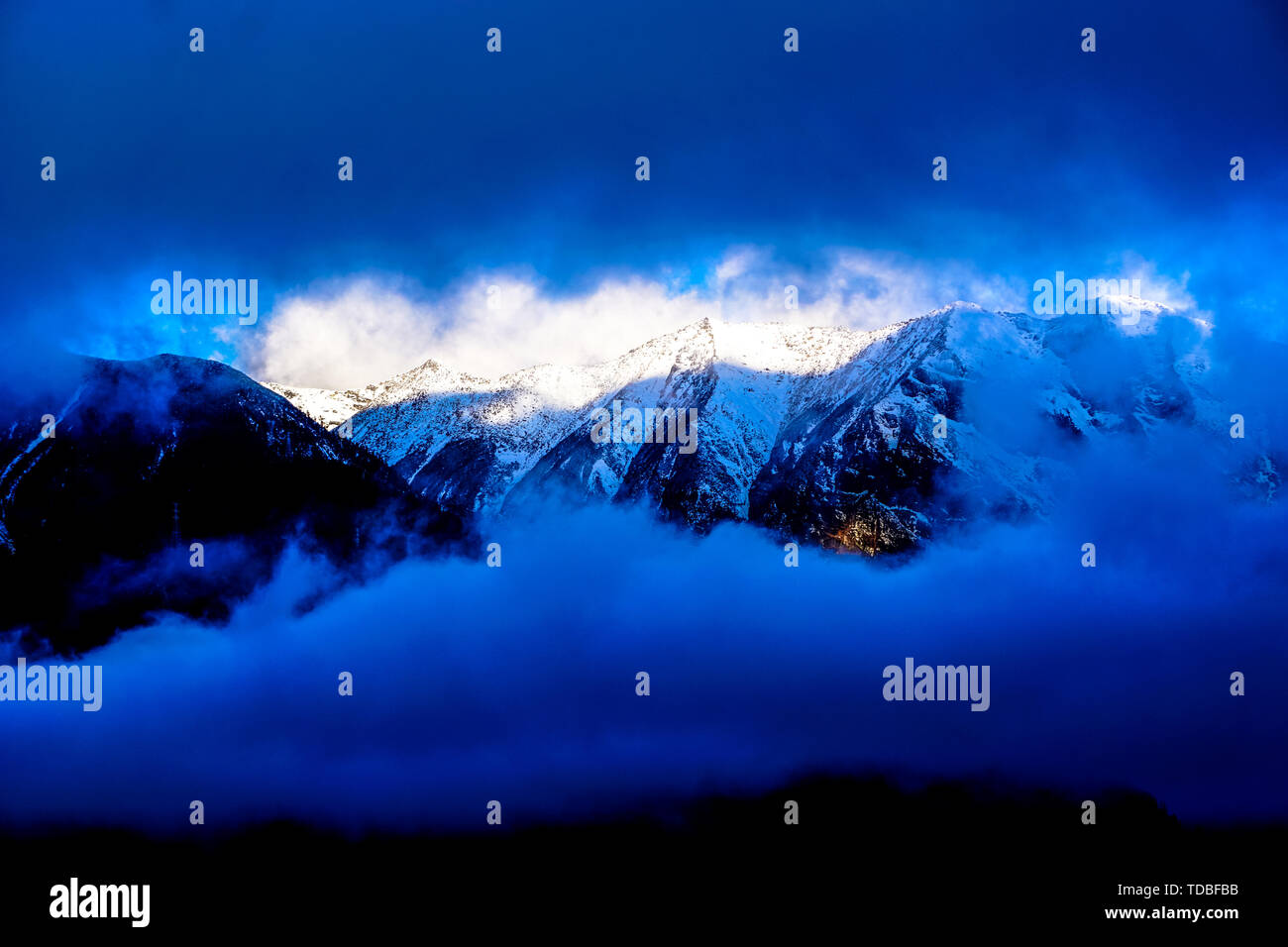 Snow Mountain, Tibet Stock Photo - Alamy