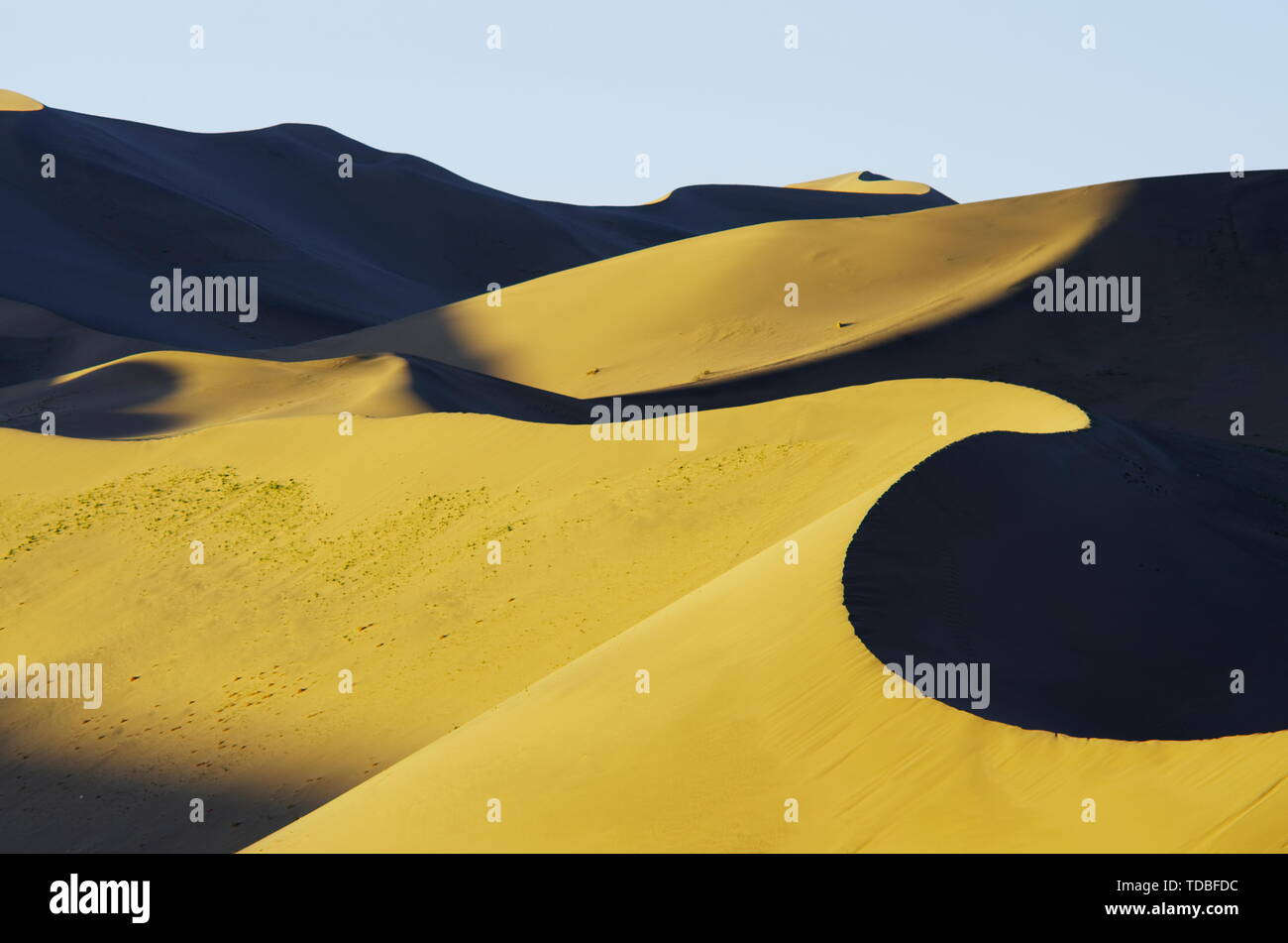 Crescent Spring in Mingsha Mountain, Dunhuang, Gansu Province Stock ...