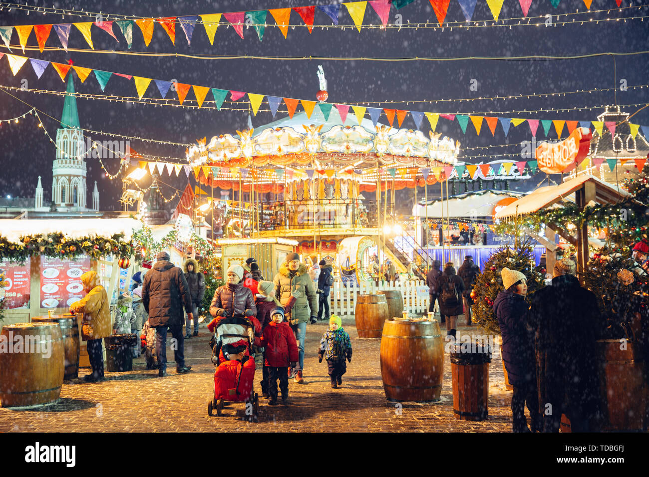 Crowds and festivals square hi-res stock photography and images - Alamy
