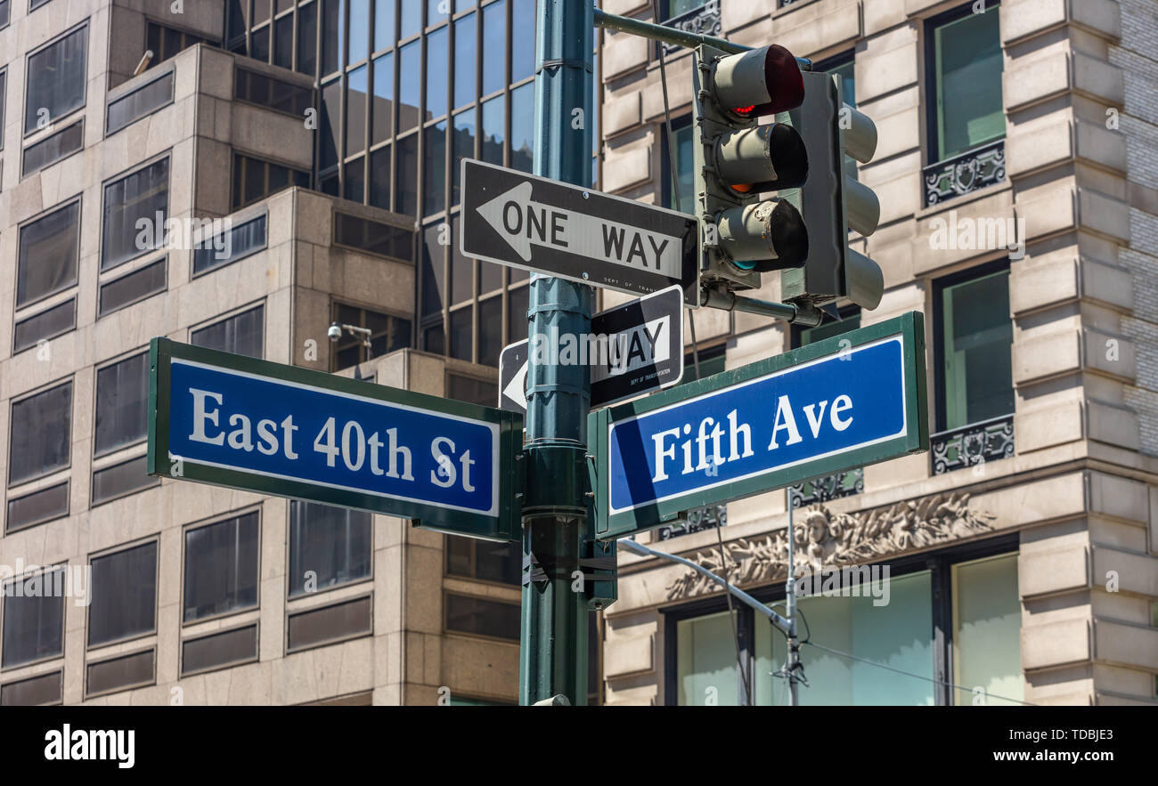 Fifth ave and East 40th crossroads street signs, Manhattan New York ...