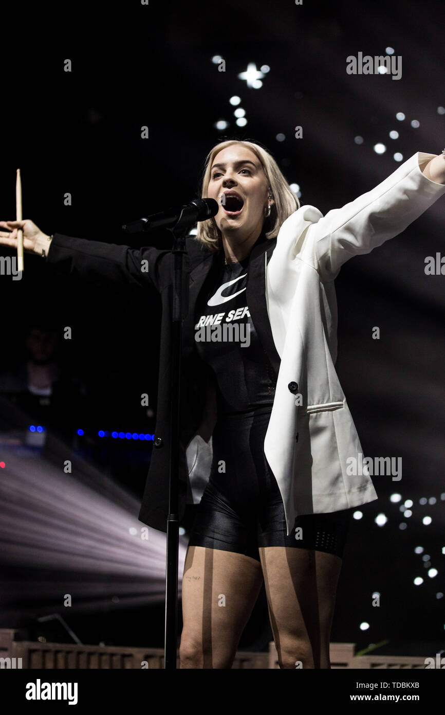 Anne marie singer 2019 hi-res stock photography and images - Alamy