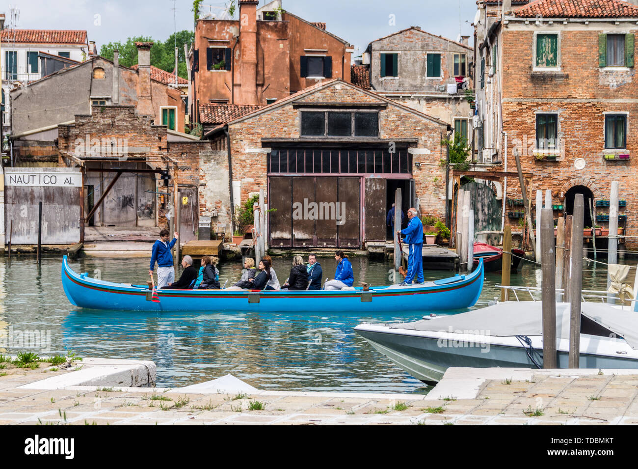 Traditional rowing boat hi-res stock photography and images - Alamy
