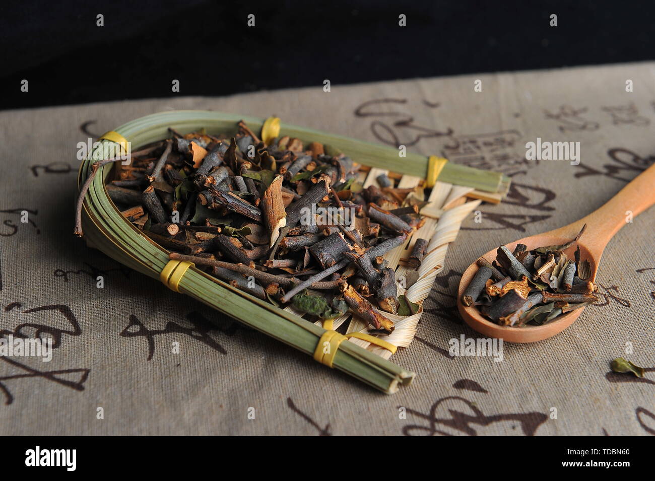 Traditional Chinese medicine mulberry parasite Stock Photo - Alamy