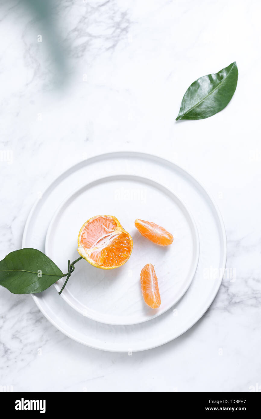 Cut oranges, oranges Stock Photo - Alamy
