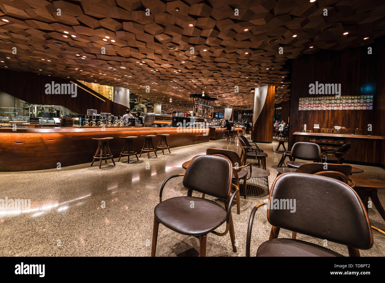 Starbucks reserve roastery in shanghai hi-res stock photography and ...
