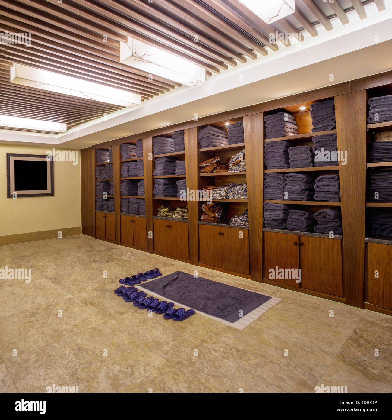 Female changing room gym hi-res stock photography and images - Alamy