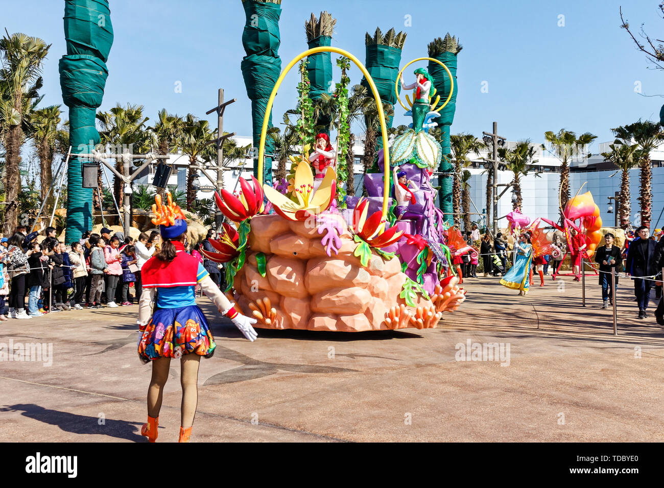 Shanghai Haichang Ocean Park float parade Stock Photo - Alamy