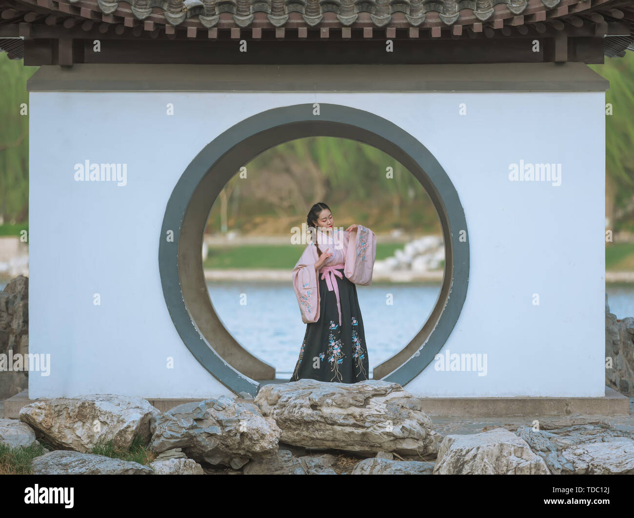 Tao Ran-ting Chinese clothes Stock Photo - Alamy