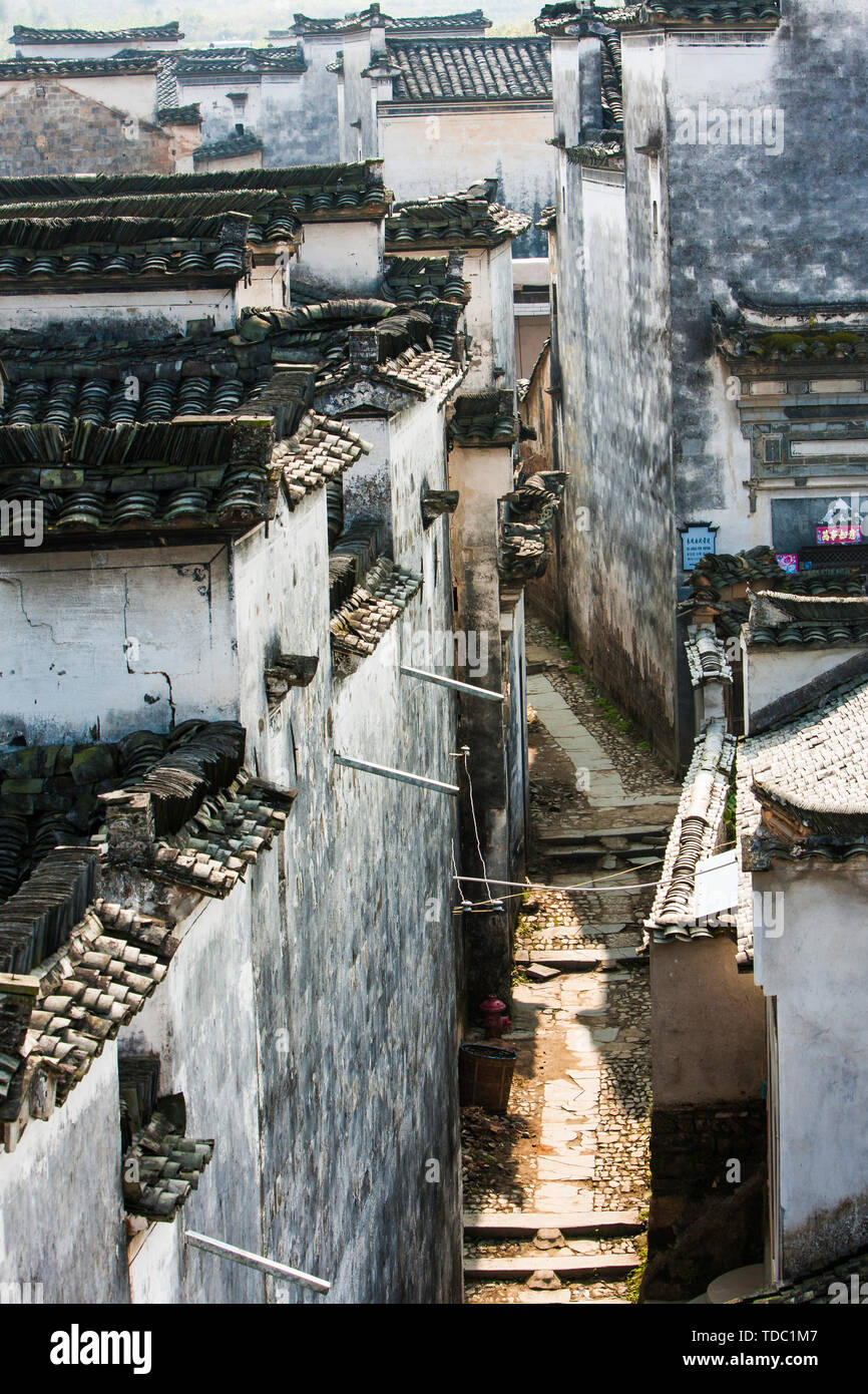 Traditional Chinese residential houses Stock Photo - Alamy