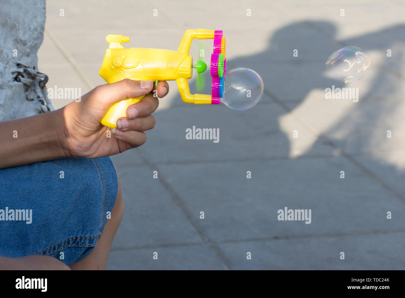 Children gun hand hi-res stock photography and images - Alamy