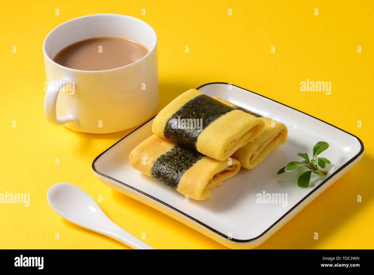 Sesame omelets hi-res stock photography and images - Alamy