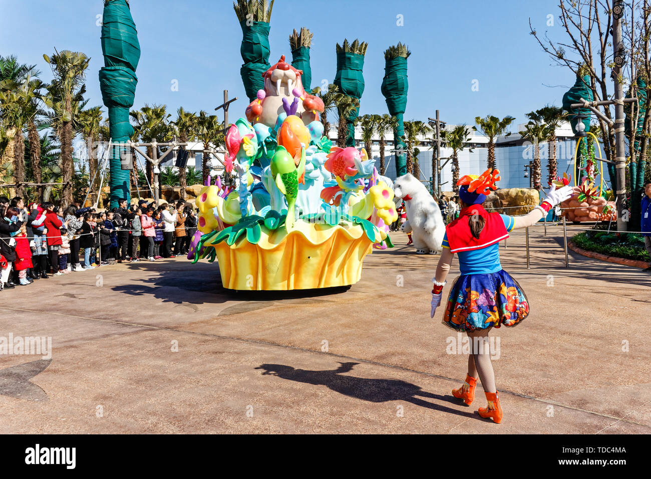 Shanghai Haichang Ocean Park float parade Stock Photo - Alamy