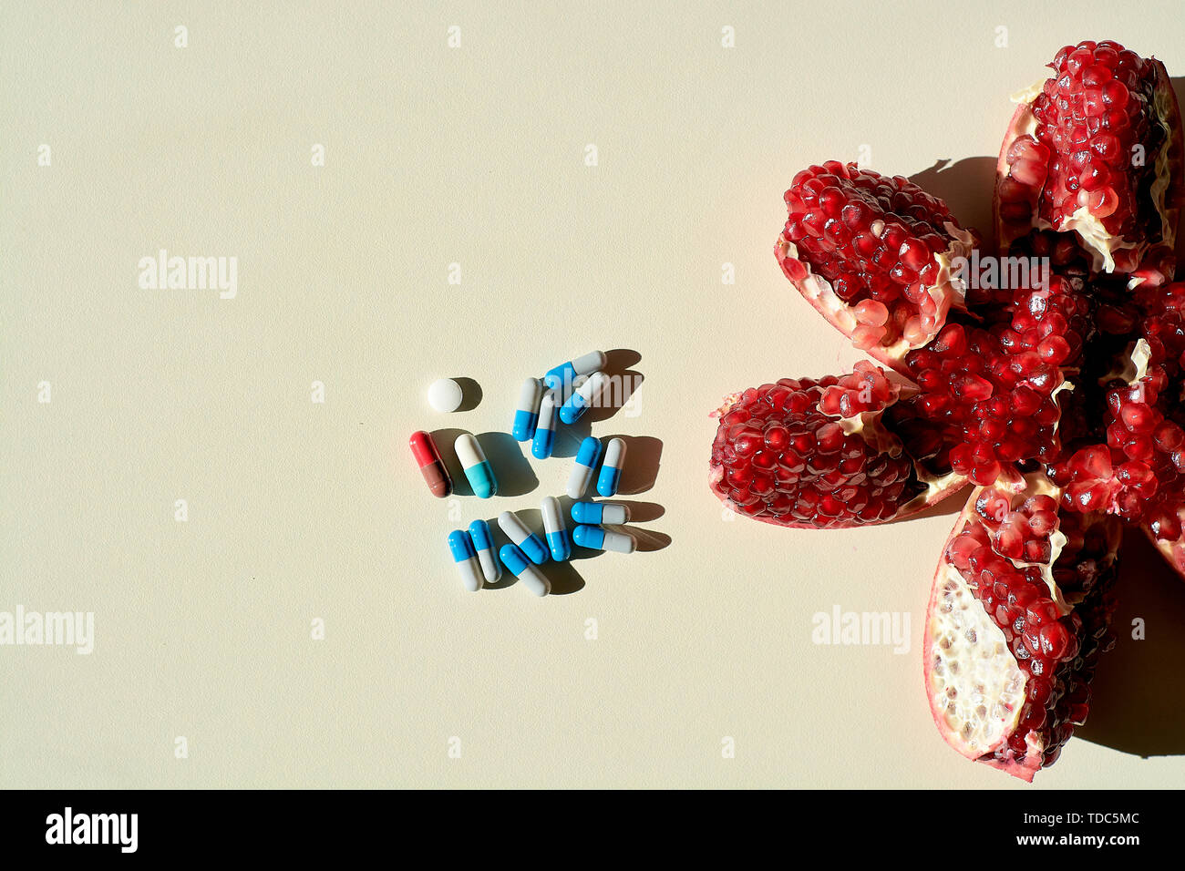 Garnet. Tablets and capsules, pills. The concept of a healthy life ...