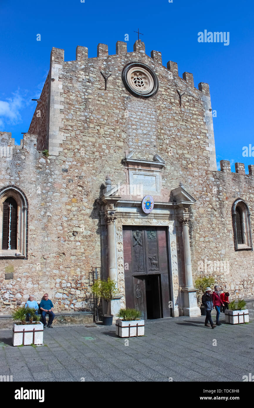 Taormina, Sicily, Italy - Apr 8th 2019: Tourists in front of beautiful ...