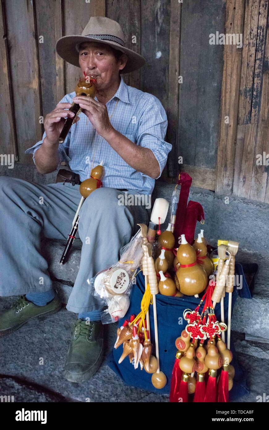 Hand made instruments hi-res stock photography and images - Alamy