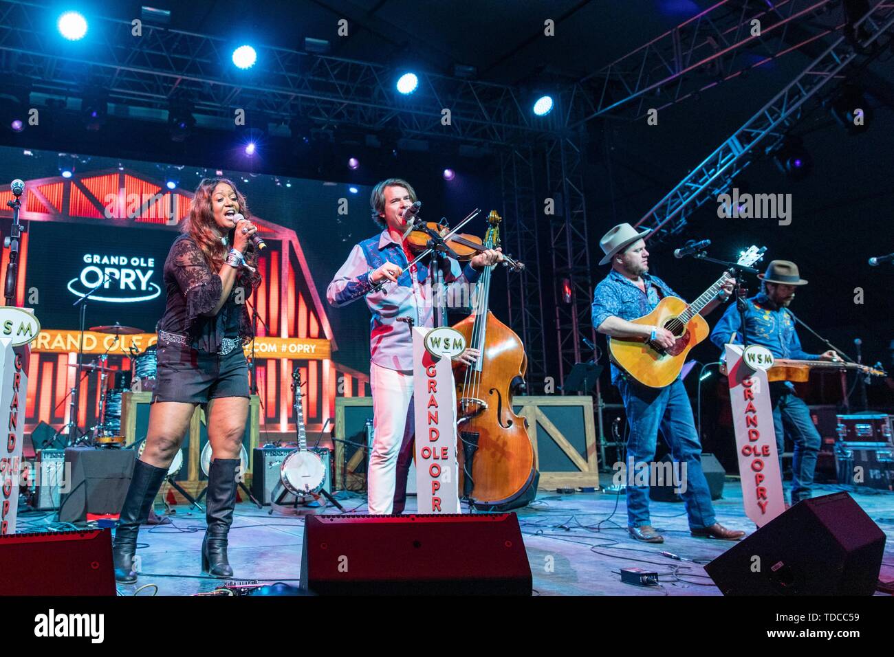 Old Crow Medicine Show High Resolution Stock Photography and Images - Alamy