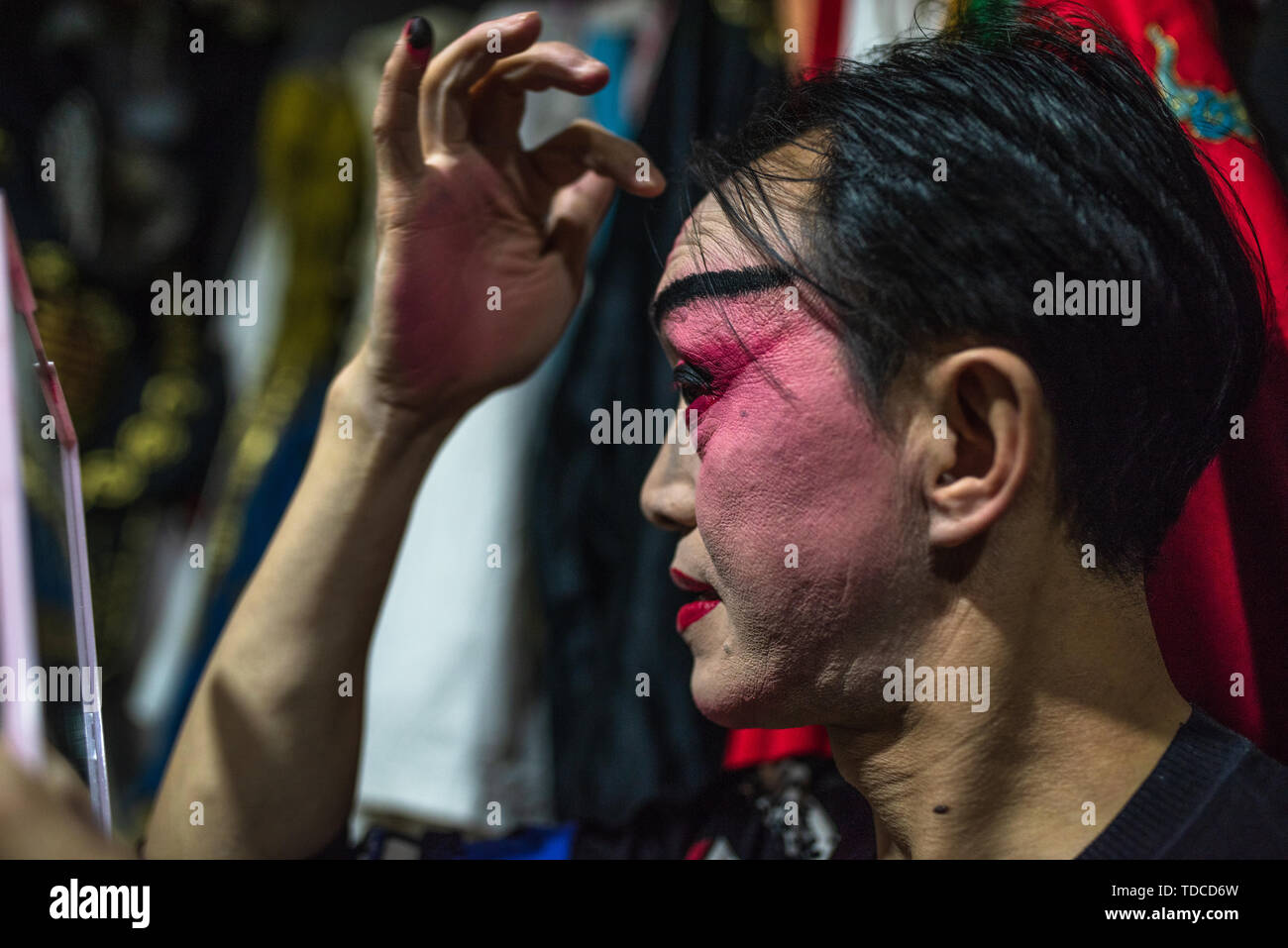 Sichuan opera stage performance Stock Photo - Alamy