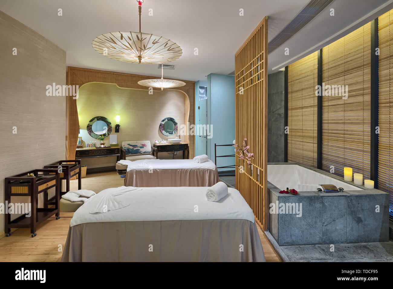 Massage rooms hi-res stock photography and images - Alamy