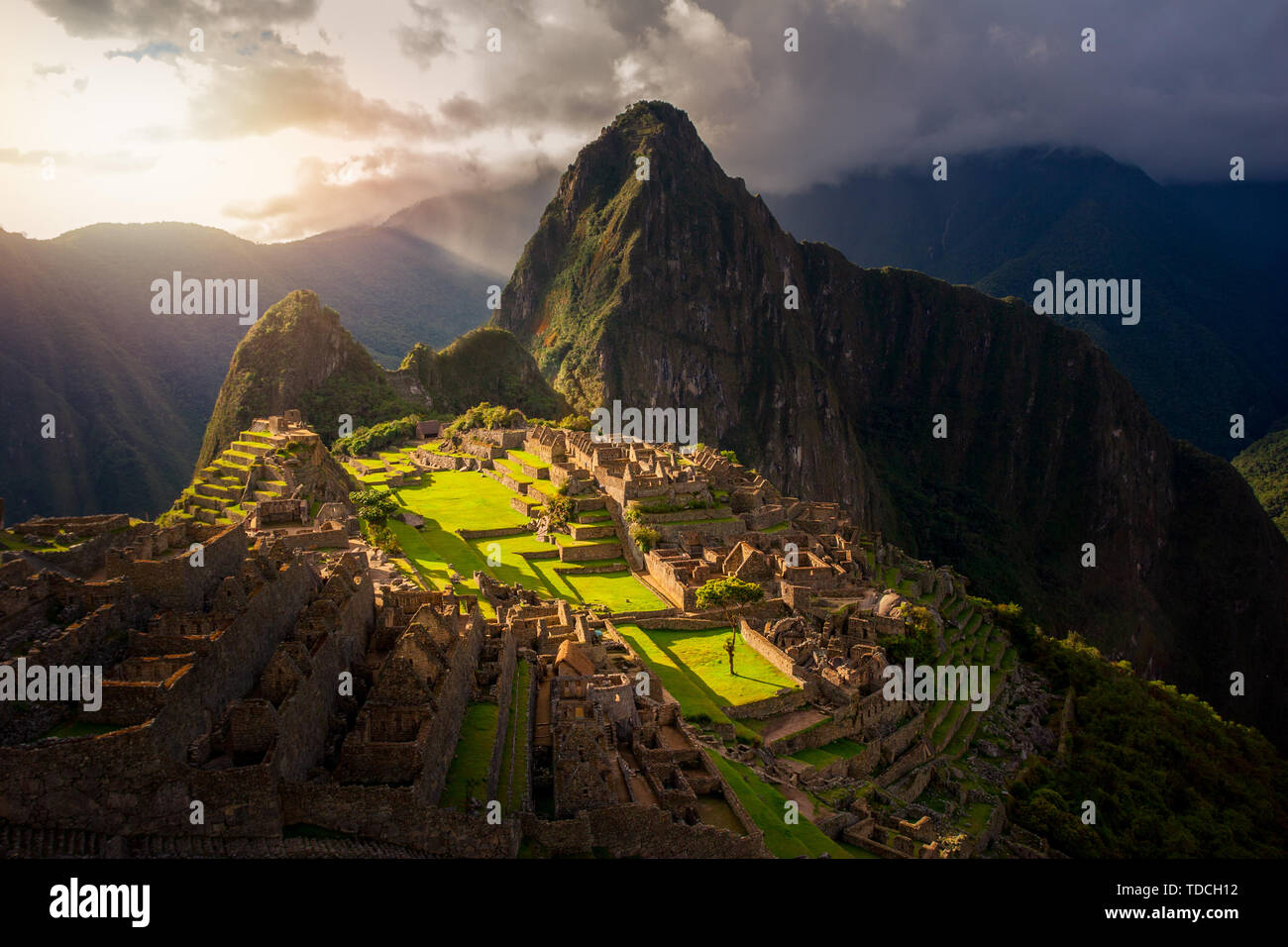 Machu picchu scenic hi-res stock photography and images - Alamy