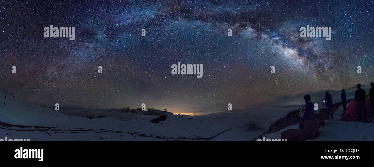 Dawa Guanza Galaxy Arch Bridge Stock Photo - Alamy