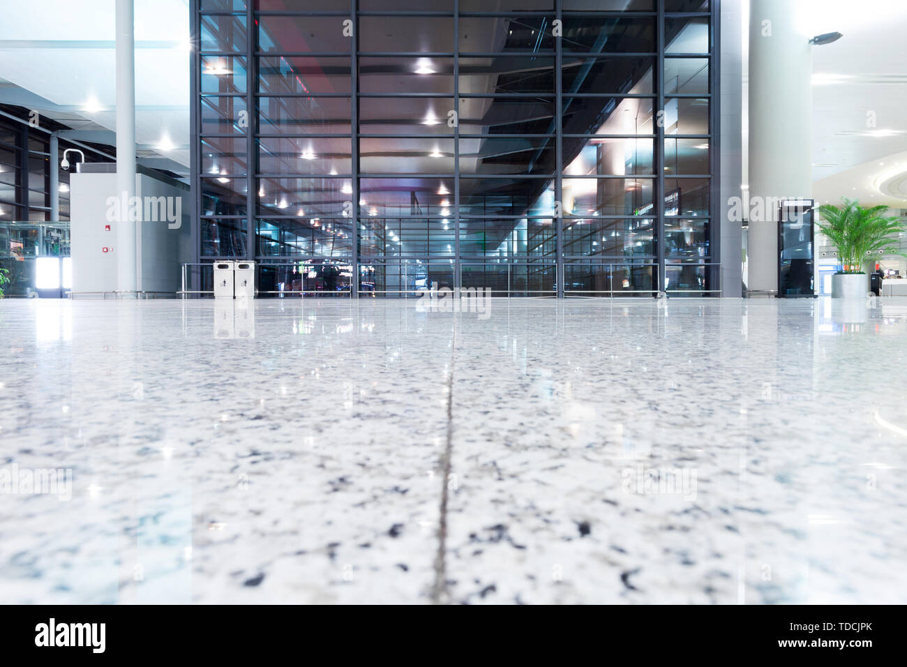 transparent glass wall with empty floor Stock Photo - Alamy