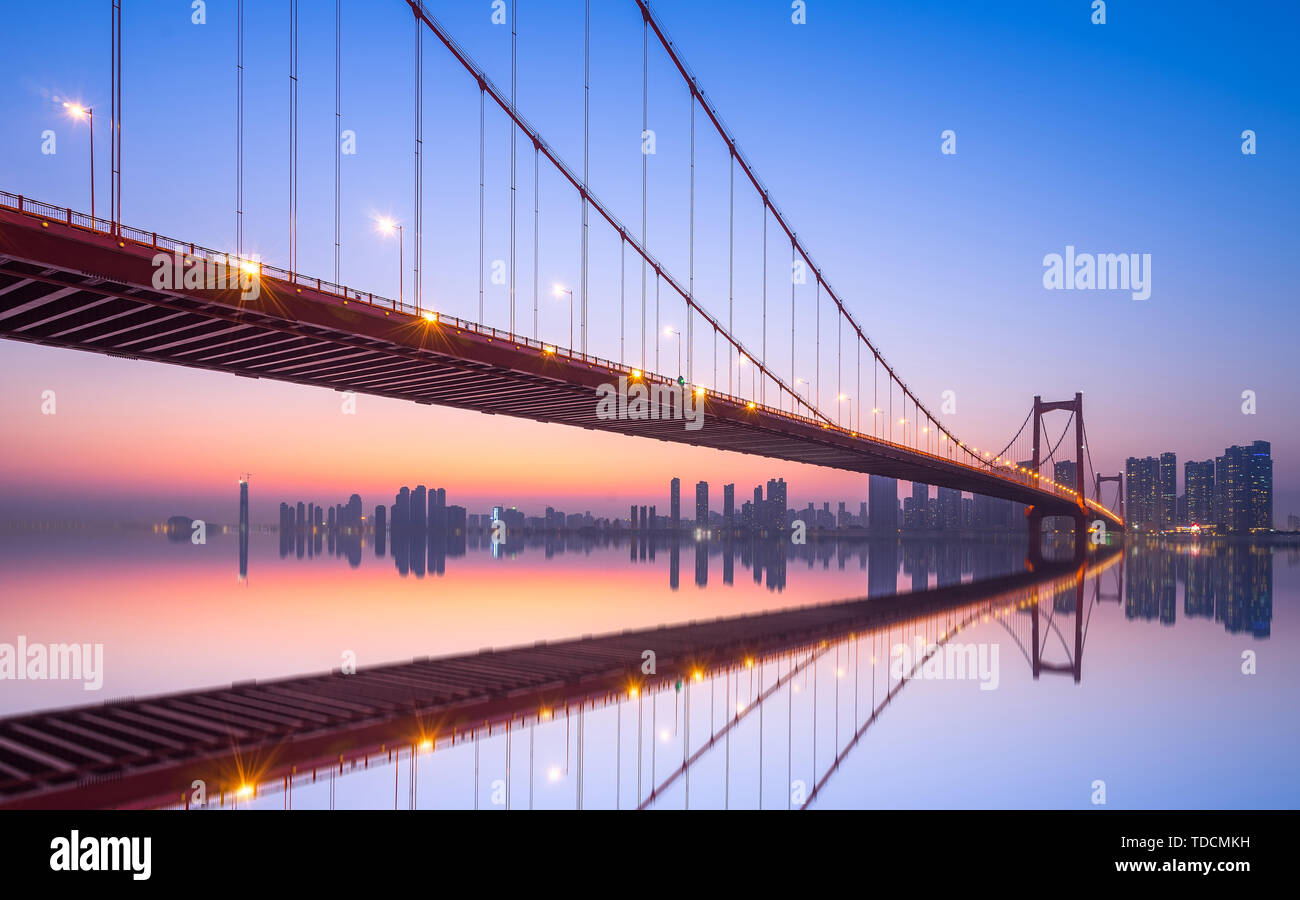 Nautilus bridge hi-res stock photography and images - Alamy