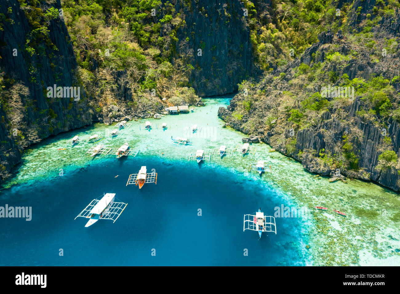 Aerial view of beautiful lagoons and limestone cliffs of Coron, Palawan ...