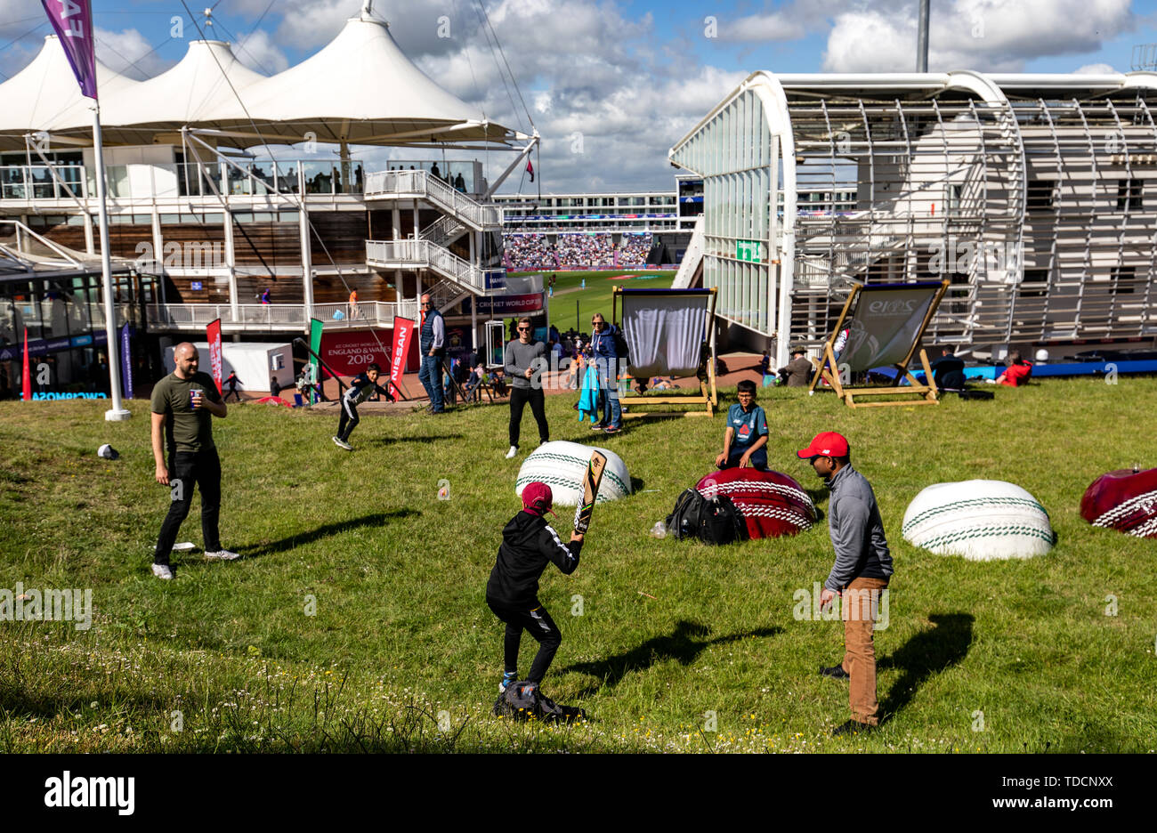 Children cricket west indies hi-res stock photography and images - Alamy