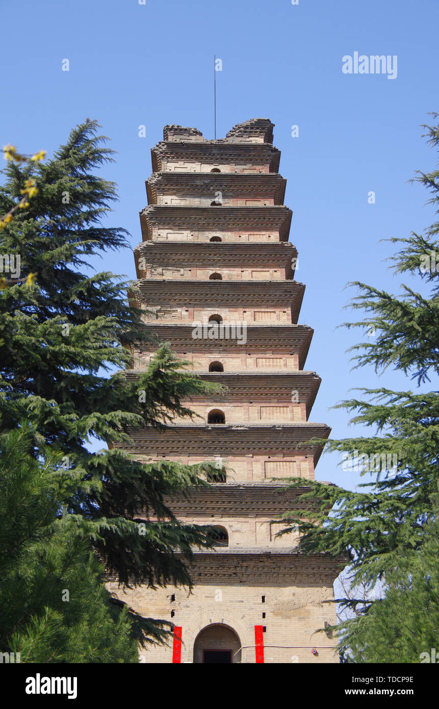 Ancient architecture of Xiangji Temple in Xi'an Stock Photo - Alamy